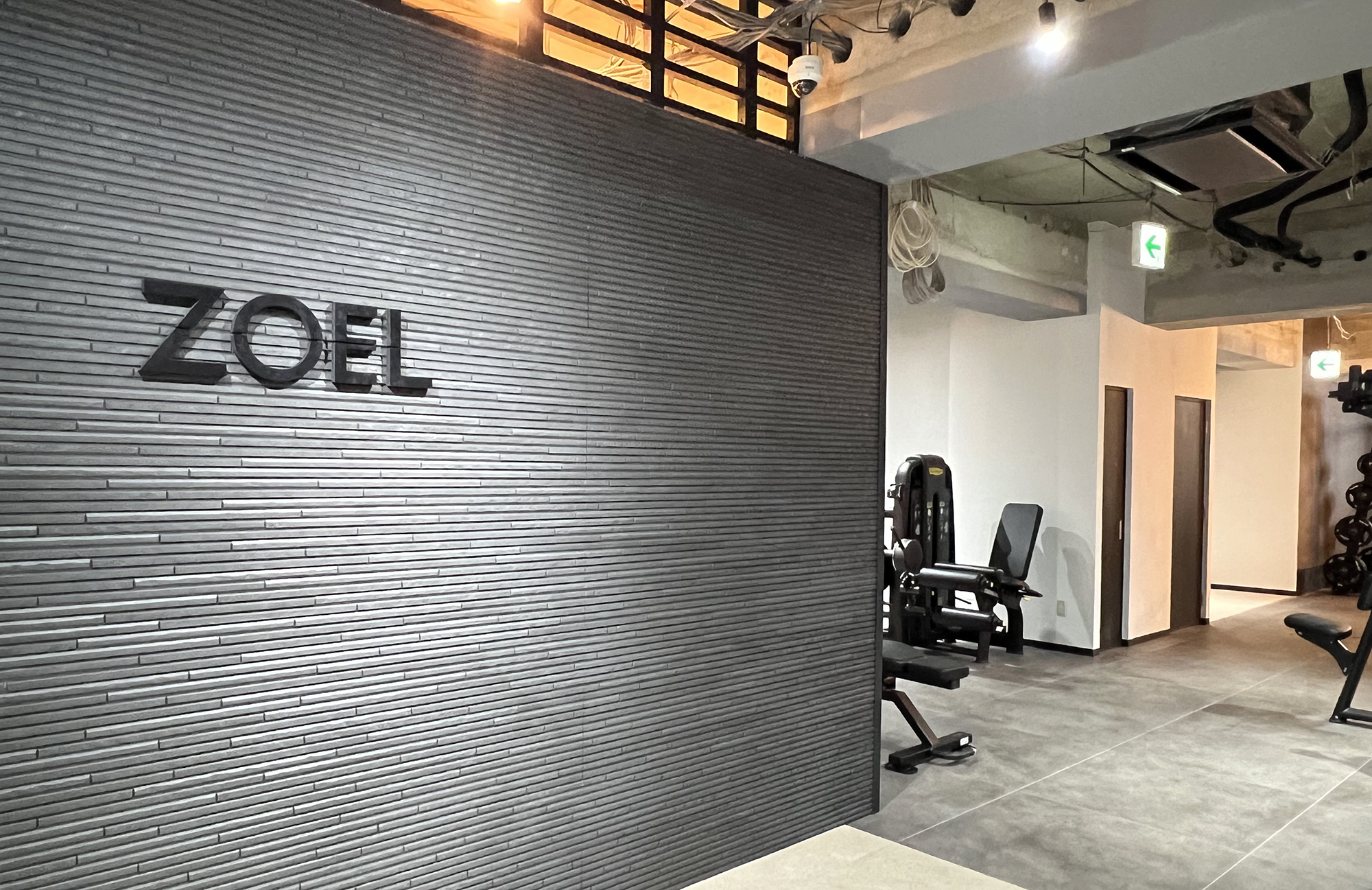 運営会社 - ZOEL
